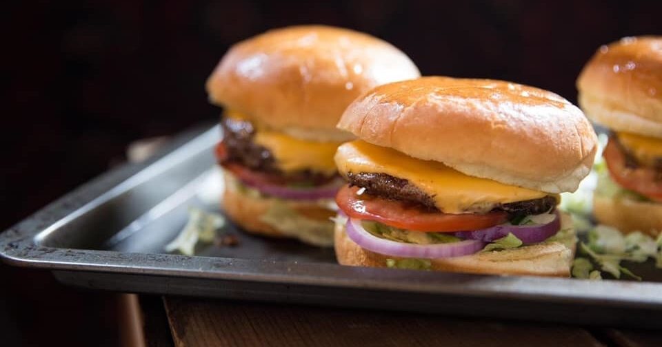 Carter's Burger | Destination Bryan